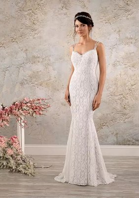 Embroidery Decorative Fit And Flare Wedding Gown For Slim Girls And Woman
