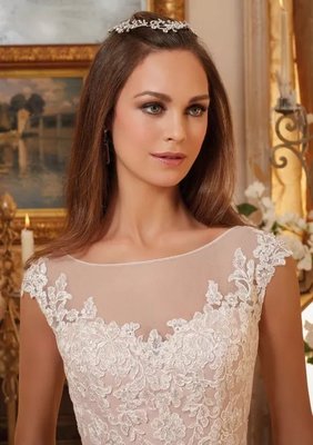 Long Tail Wedding Fit And Flare Dresses / German Peacock Fit Flare Bridesmaid Dresses