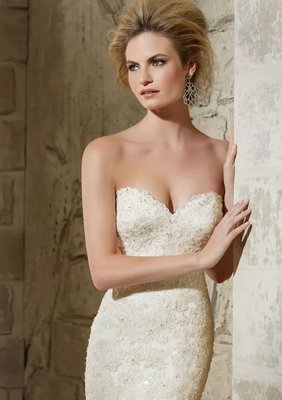 Ladies Comfortable Fit And Flare Wedding Gown With Long Train Handmade Flowers