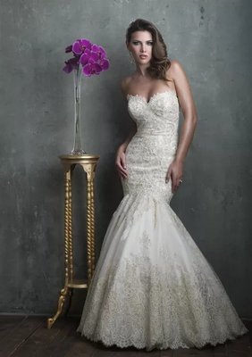 Simple Ivory Mermaid Tail Wedding Dress With Comfortable Fabric Material