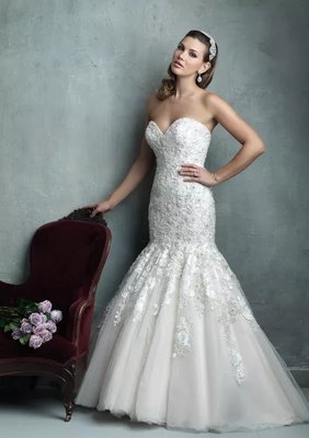 Luxury Fitted Mermaid Wedding Dress , Multi Color Lace Mermaid Wedding Gown