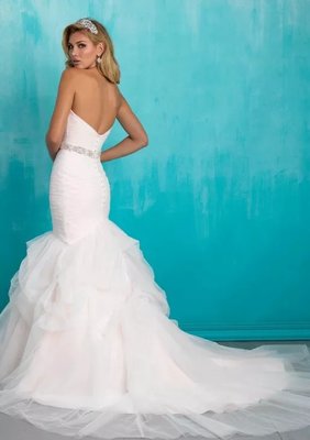 Floor - Length Lace Sheath Column Wedding Dress Sweetheart Neckline Sleeveless