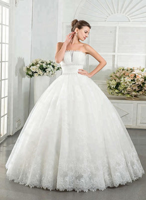 Summer Sleeveless Ladies Wedding Dresses Floor Length Beaded Technics