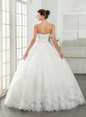 Summer Sleeveless Ladies Wedding Dresses Floor Length Beaded Technics