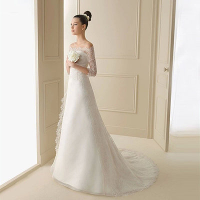 Luxurious Applique Tea Length Wedding Dresses For Slim Girls And Woman