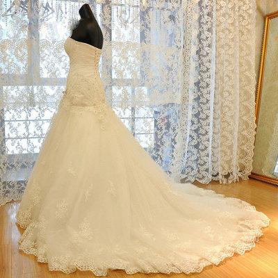 2019 New Elegant and Aesthetic Lace Style Fishtail Tail Wedding Garment