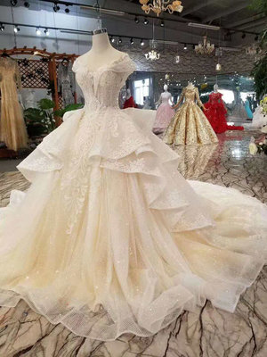 Customizable Ivory-tailed Hand drilling Wedding Dress with Lotus Edge and Retro Palace Tail