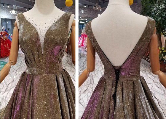 Golden sequined V-collar evening gown