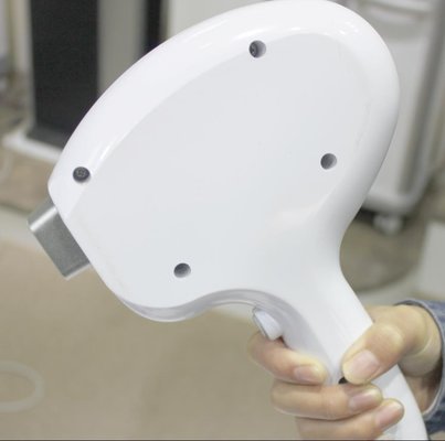 Pain Free 808nm Diode Laser Hair Removal Machine For Body Depilation