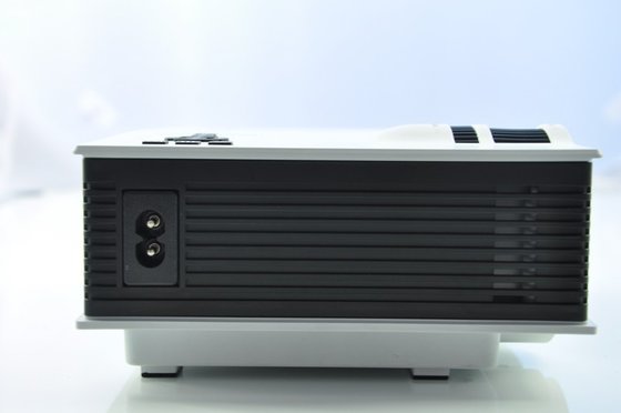 Full HD Video Projector LED Mini Projector UC40 Portable  Beamer Celing Mount