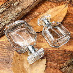 China Luxury Empty Glass Perfume Spray Bottles 50ml And 100ml With Cap supplier