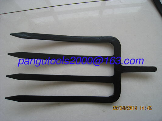 American type spading fork, 4 tines, one piece forged
