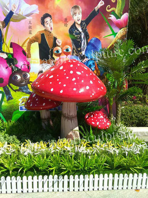 Residential Landscaping Large Outdoor Statues Custom Mushroom Sculpture For Decoration