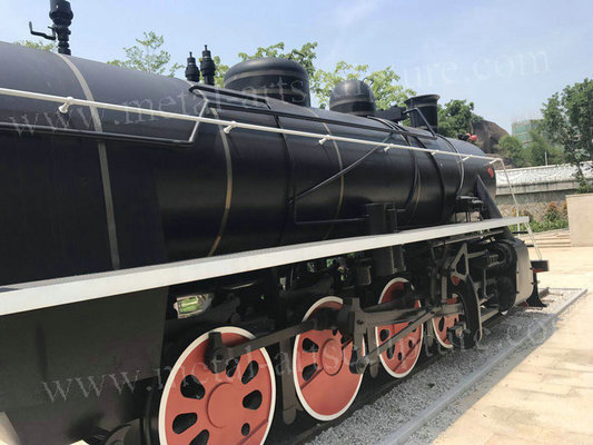 Welding Large Outdoor Statues / Metal Locomotive Sculpture For Theme Park