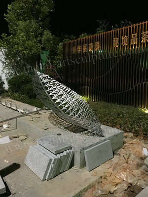 Hollowed Design Stainless Steel Leaf Garden Art Sculpture For Public Decor