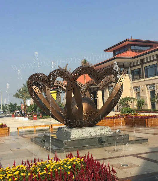 ODM / OEM Custom Metal Sculpture , Metal Landscape Sculpture For Square Decoration