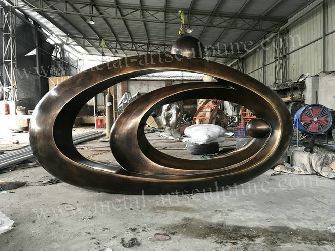 Handmade Brass Lawn Ornaments , Bronze Garden Sculpture For Residence Decoration