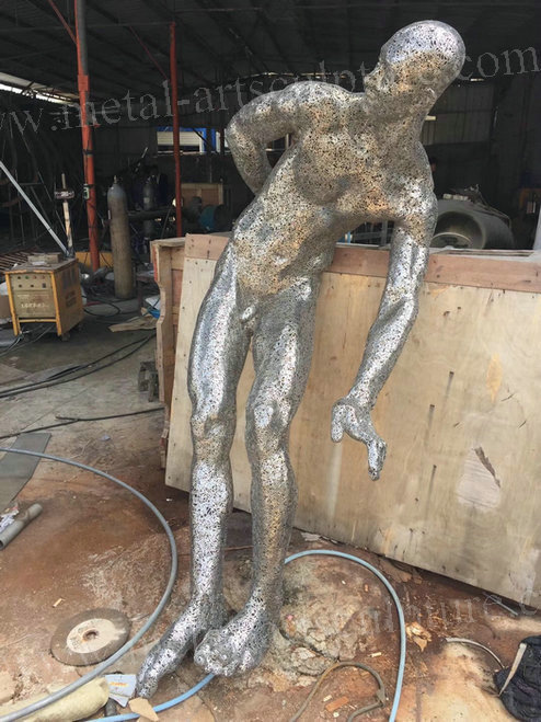 Hollow Out Metal Human Sculpture As Arrow Design Garden Art Decor Sculpture