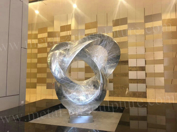 Mirror Surface Circle Shape Large Outdoor Sculpture For Malaysia Inter Hotel Ornaments