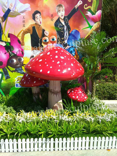 Residential Landscaping Large Outdoor Statues Custom Mushroom Sculpture For Decoration