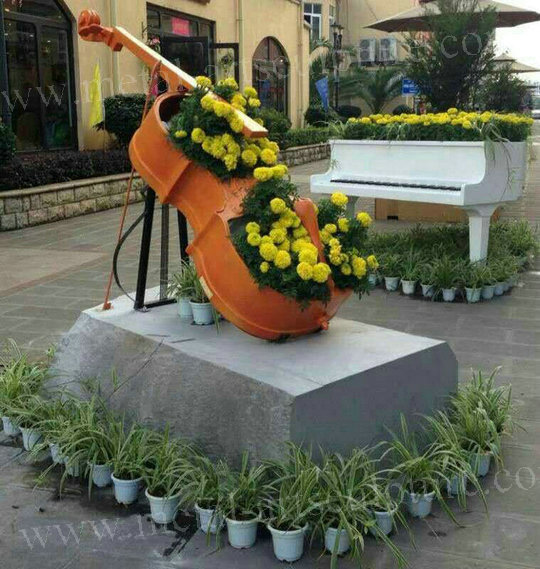 Beautiful Fiberglass Resin Elegant Violoncello Statue For Outdoor School Decoration