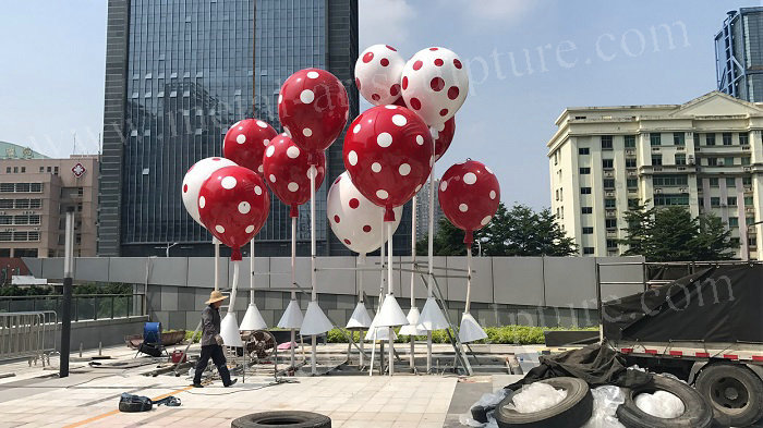 Beautiful Giant Balloon Sculpture With Colorful Surface As Outdoor Decoration