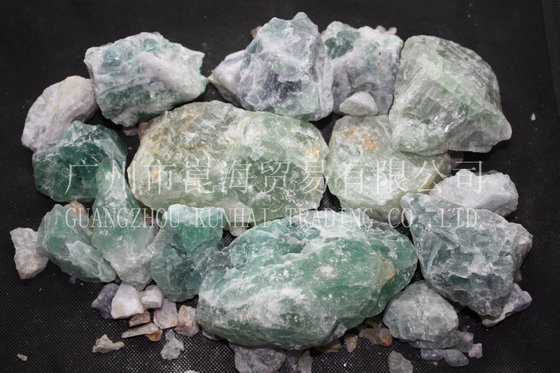Fluoruro di calcio CaF2 90%, dimensioni 10mm - 80mm di durezza del minerale metallifero della fluorite