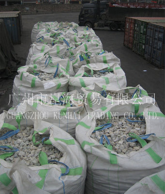 Minerale metallifero minerale per l'industria siderurgica, grumi della fluorite di CaF2 65% della fluorite