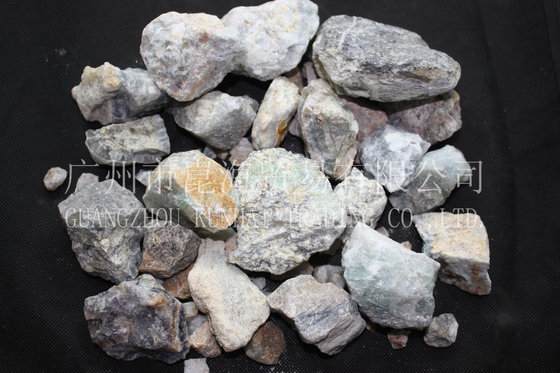 Minerali della fluorite del calcio di CaF2 65%, grumi della fluorite per l'industria siderurgica