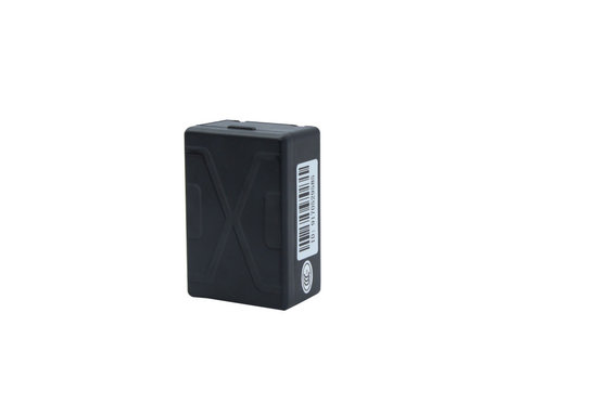 Best wireless gps tracker with magnet installation and 3  years battery working time