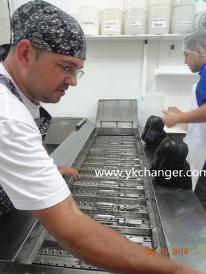 Commercial ice popsicle maker machine ice cream freezer machine including 4sets ice molds and stick aligner high quality supplier