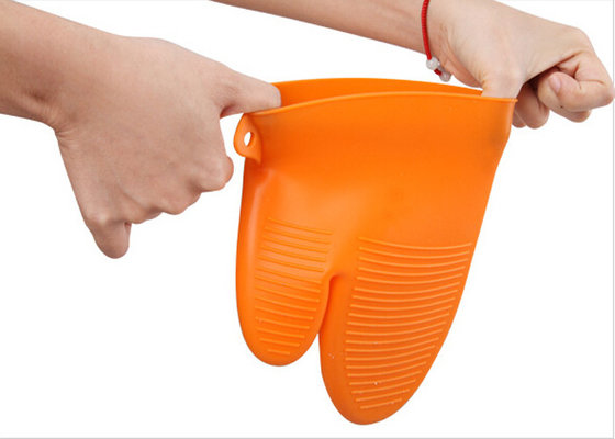 Household Small  food grade silicone baking gloves Anti - slip with printed logo