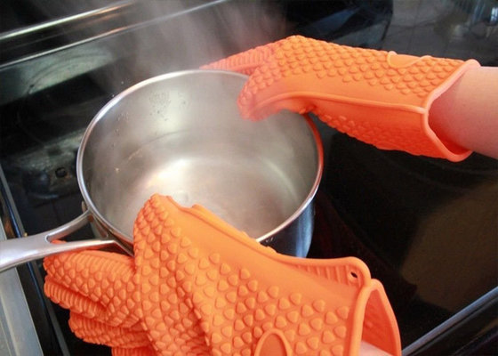 Waterproof Household silicone gloves for cooking / silicon oven mitt red color