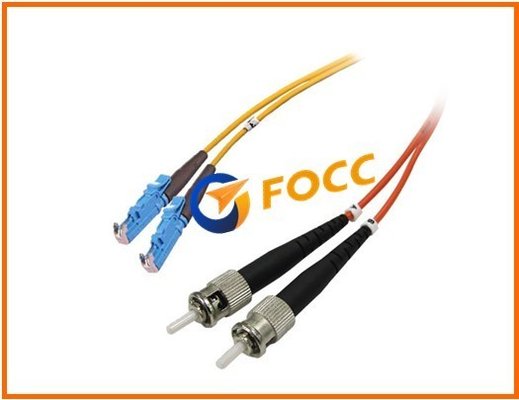 PVC à plusieurs modes de fonctionnement optique à la maison de corde de correction du duplex E2000-ST du câble 2.0mm de réseau de fibre