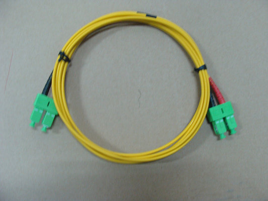 Corde de correction de fibre optique du duplex 3,0 unimodaux SC/APC à SC/APC avec le câble de LSZH