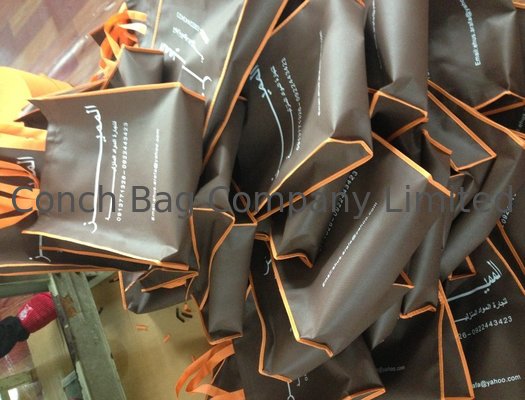 Eco-Friendly 80gsm Non Woven Fabric Bags Pantone Color With Handle