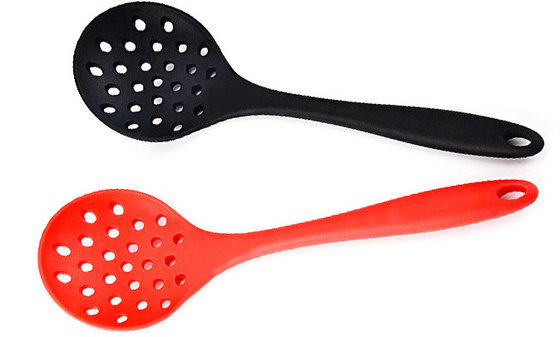 One piece food-grade silicone skimmer