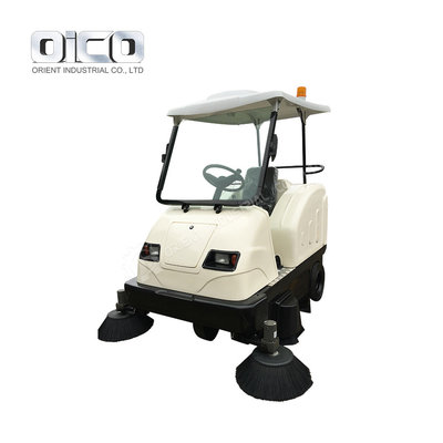 Multifunction Automatic Road Cleaning Machine Ride on Sweeper With Front Windshield