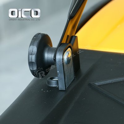 Walk behind manual sweeper / small street  sweeper / road sweeper machine