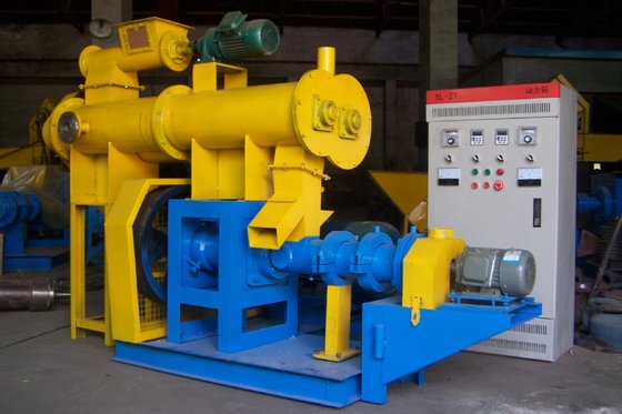 Horizontal Floating Fish Feed Making Machine With 200-2000kg Easy Operation
