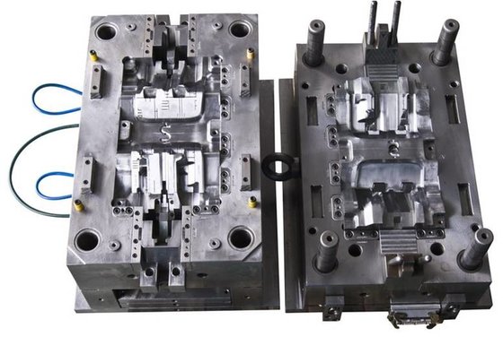 Submarine Gate Custom Plastic Injection Mould with Moldflow Analysis Report