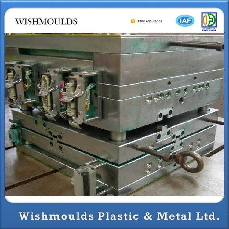 HASCO Plastic Injection Mould Three Plate Mould with Nitriding Treatment
