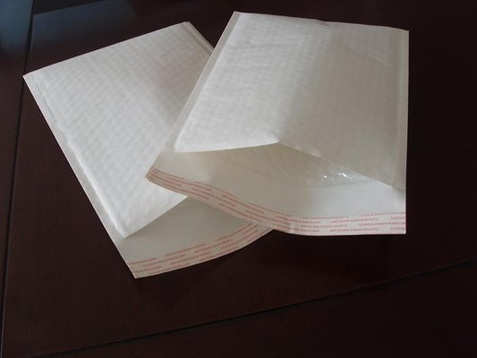 White Kraft bubble mailers padded envelopes
