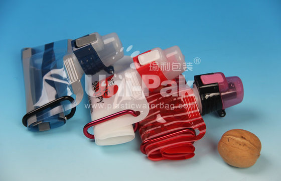 Cool Green Packing Foldable Water Bag Gravure printing with Hook , reuseable