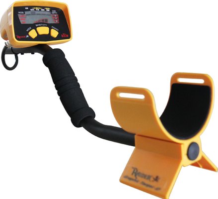 High Sensitivity Portable Professional Metal Detector 6.5khz With Large Lcd Display