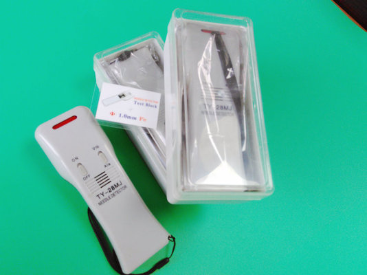 Grey Handheld Needle Detector Magnetic Induction Detecting For Clothing