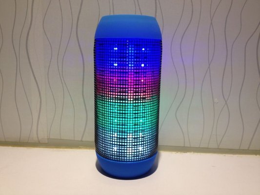 Polymer Li-ion 3.7V / 2200mAh Battery Bluetooth Speaker With Light Show