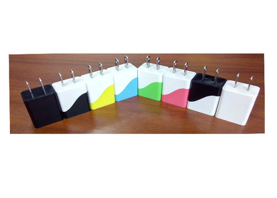 Single Port Flat USB Travel Wall Charger For Cell Phone Two Color 5V 1A Output