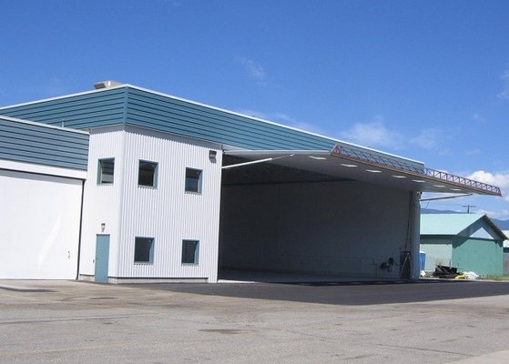 Prefabricated Lightweight Metal Frame Structure , Maintenance Steel Shed Buildings