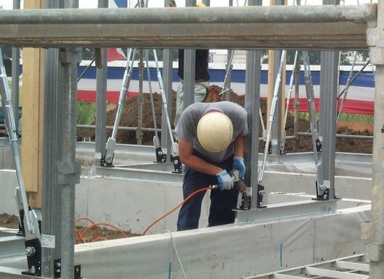 Commercial Light Section Steel Structure Villa Pre Engineered Bolts Connection
